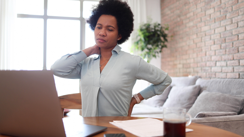 Why Do Patients Get Mid Back Pain & Pain Between the Shoulder Blades ...